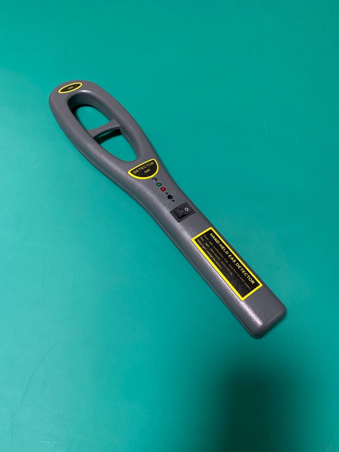 Handheld and portable deactivator